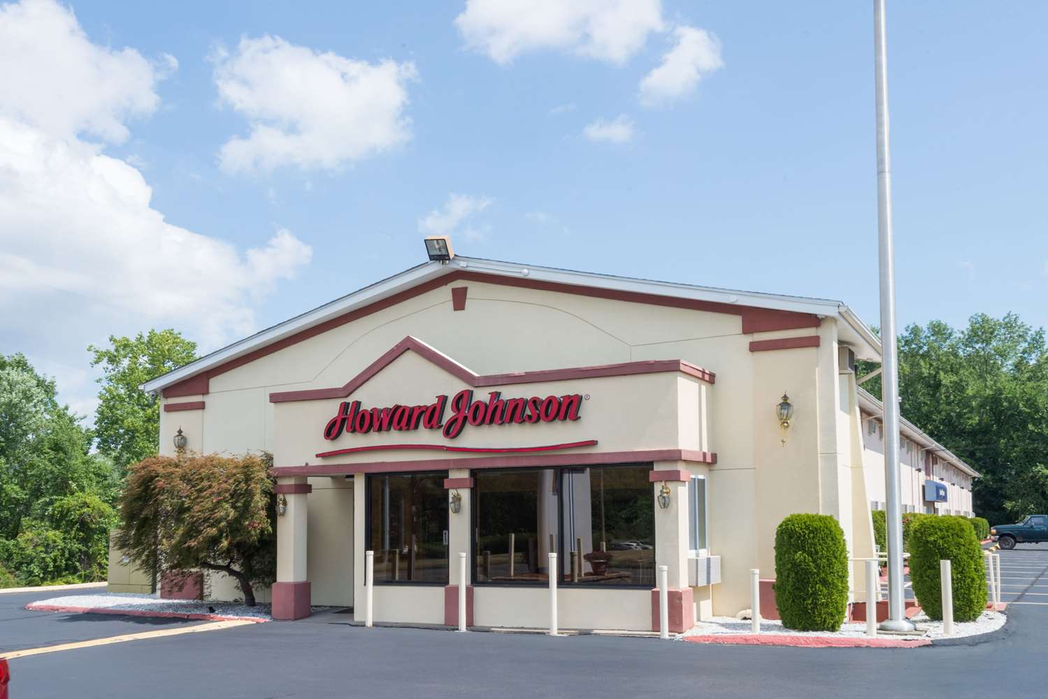 Howard Johnson Express Inn Rocky Hill, CT - See Discounts