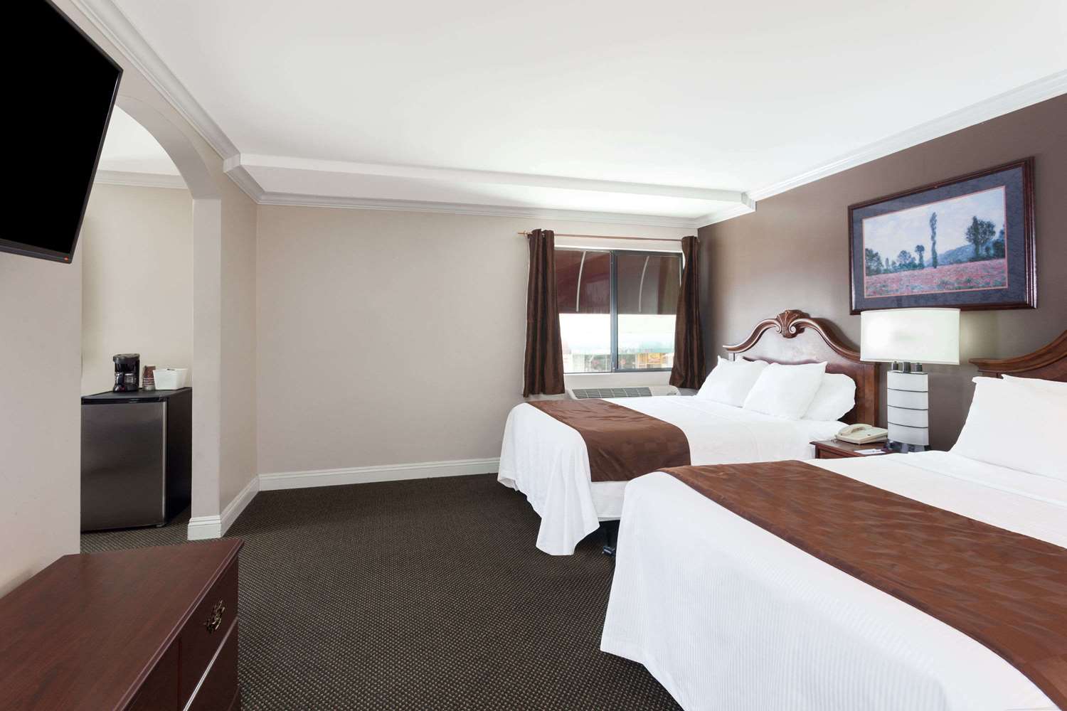 Knights Inn Los Angeles, CA - See Discounts