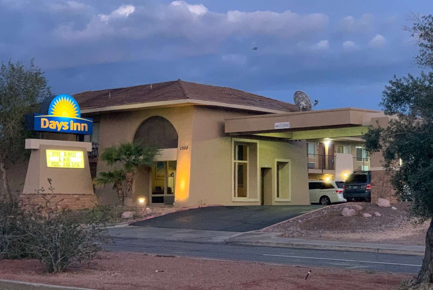 Days Inn Lake Havasu City, AZ - See Discounts