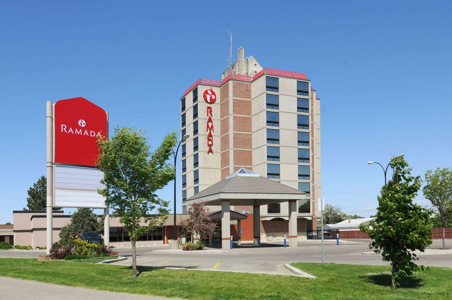 Ramada Inn Lethbridge, AB - See Discounts