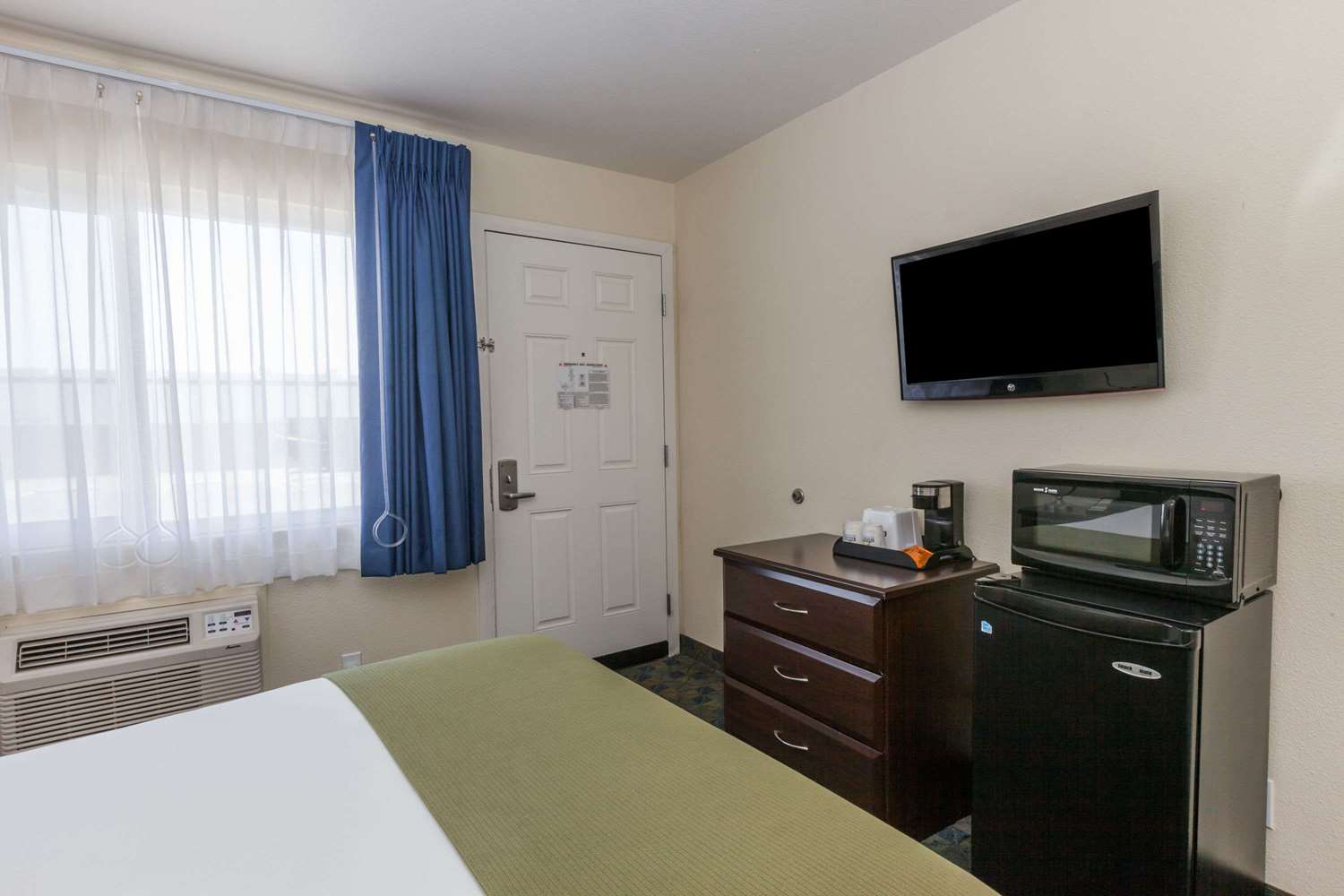 Days Inn Santa Maria, CA - See Discounts