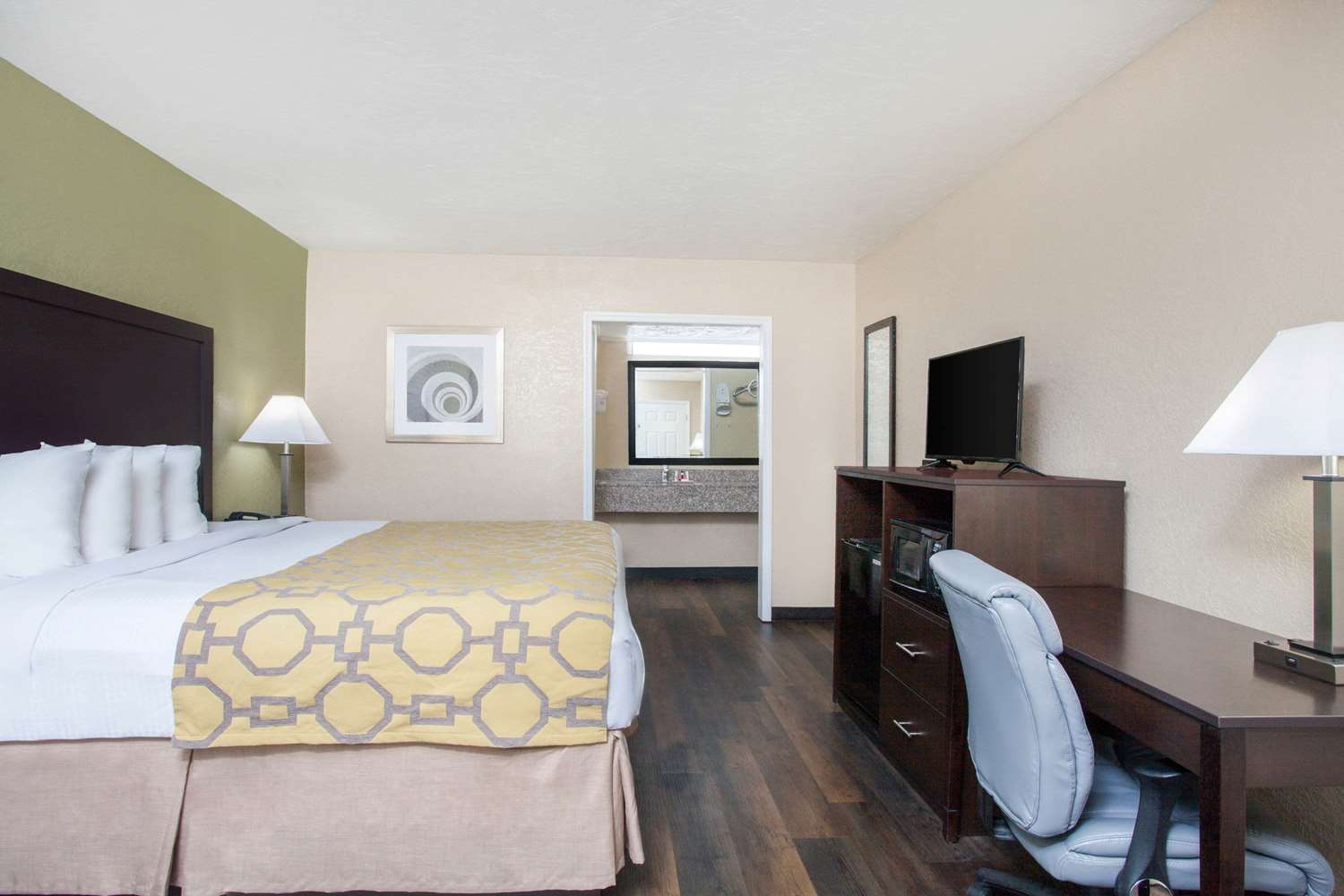 Baymont Inn & Suites Lake City - I-75, Exit 427, FL - See Discounts