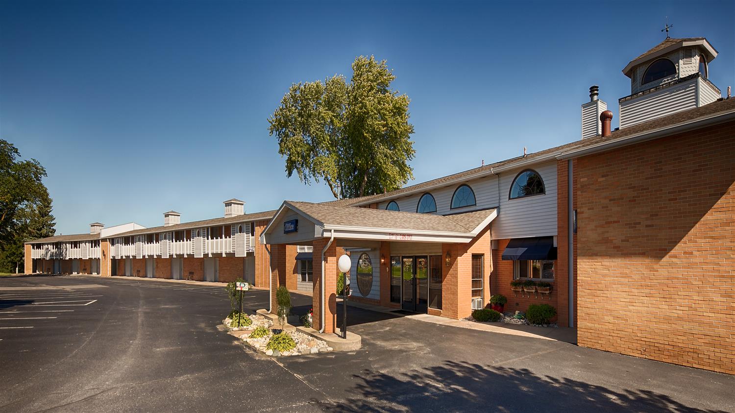 Best Western River Terrace Inn Cheboygan, MI - See Discounts