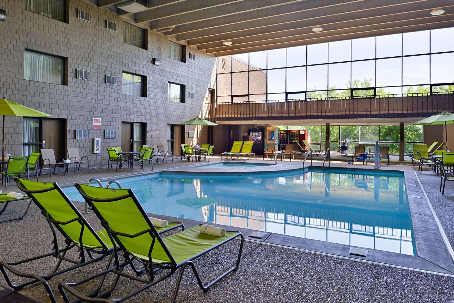 Best Western Plus Kelly Inn St Cloud, MN - See Discounts