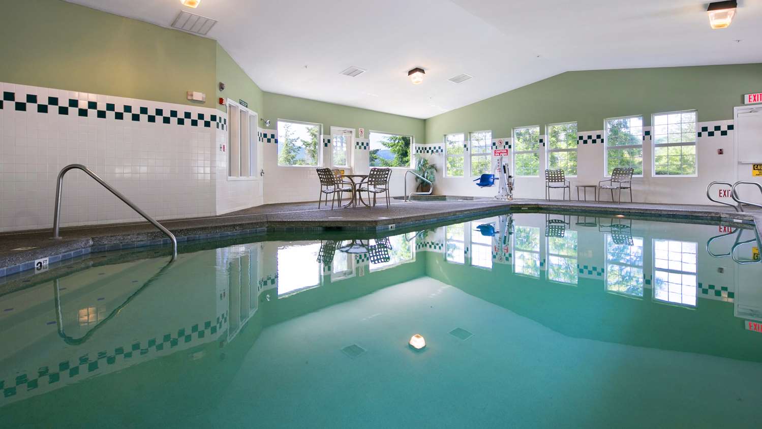 Best Western Plus Columbia River Inn Cascade Locks, OR - See Discounts