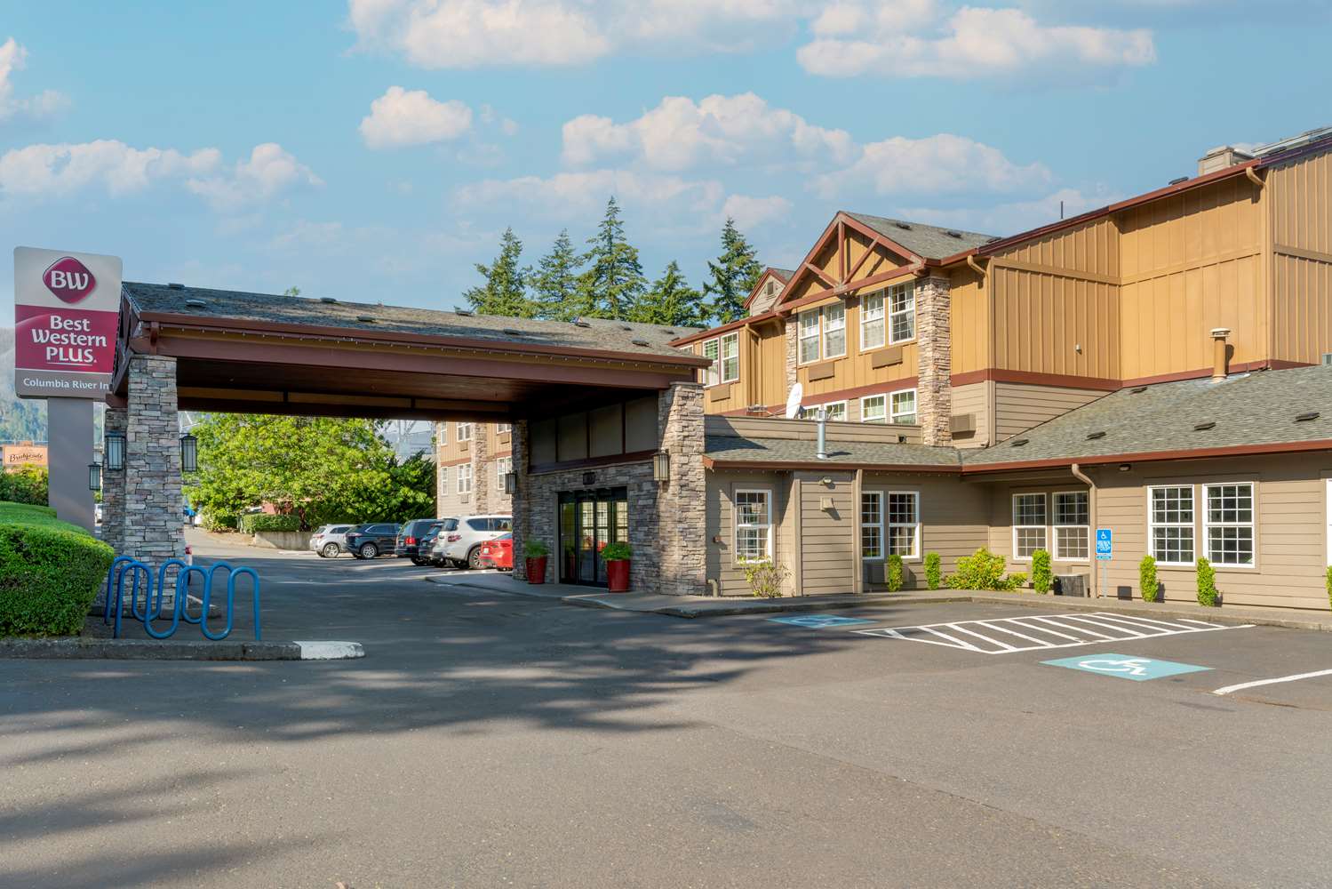 Best Western Plus Columbia River Inn Cascade Locks, OR - See Discounts