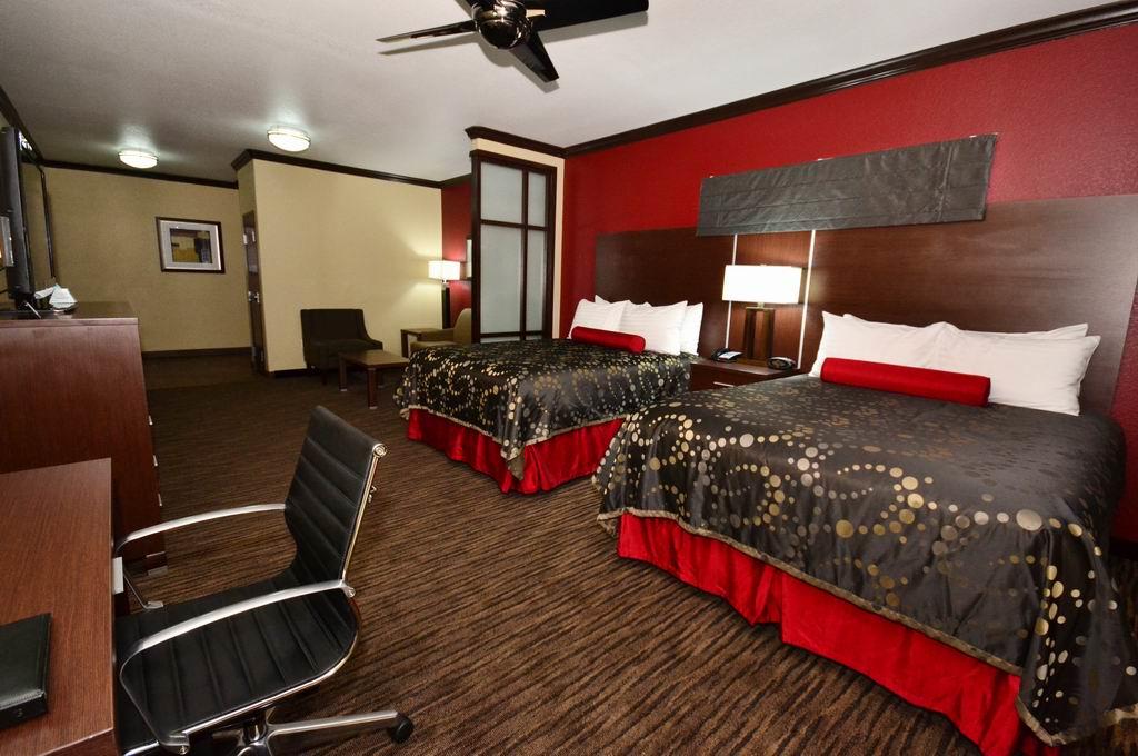 Best Western Plus Classic Inn & Suites Center, TX - See Discounts