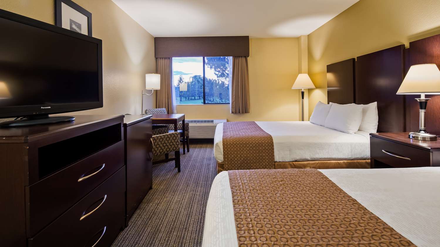 Best Western Plus Plaza by the Green Inn Kent, WA - See Discounts