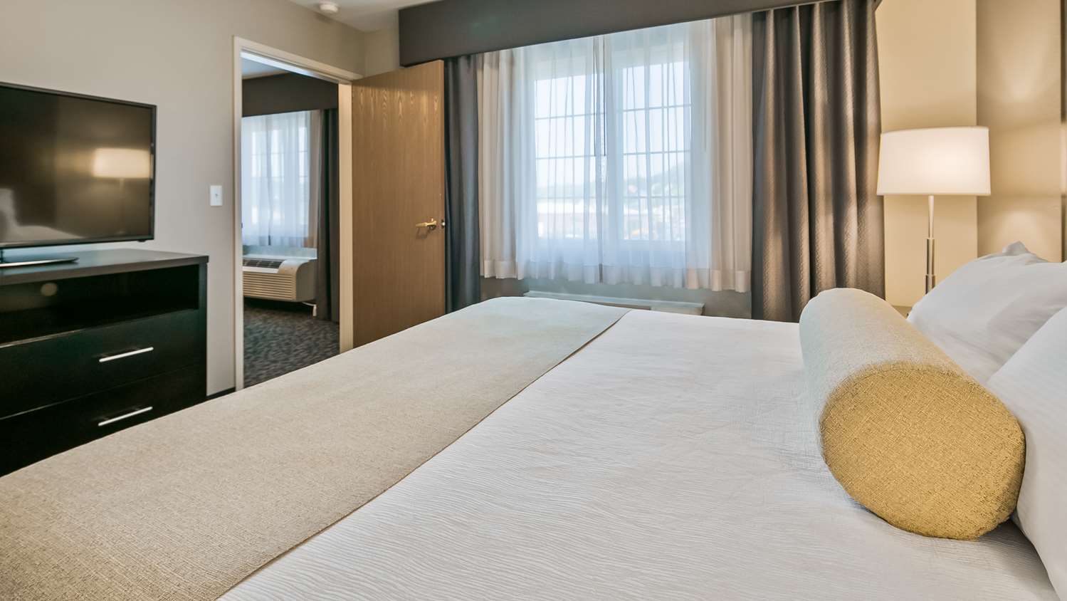 Best Western Plus Hotel Aberdeen, WA - See Discounts