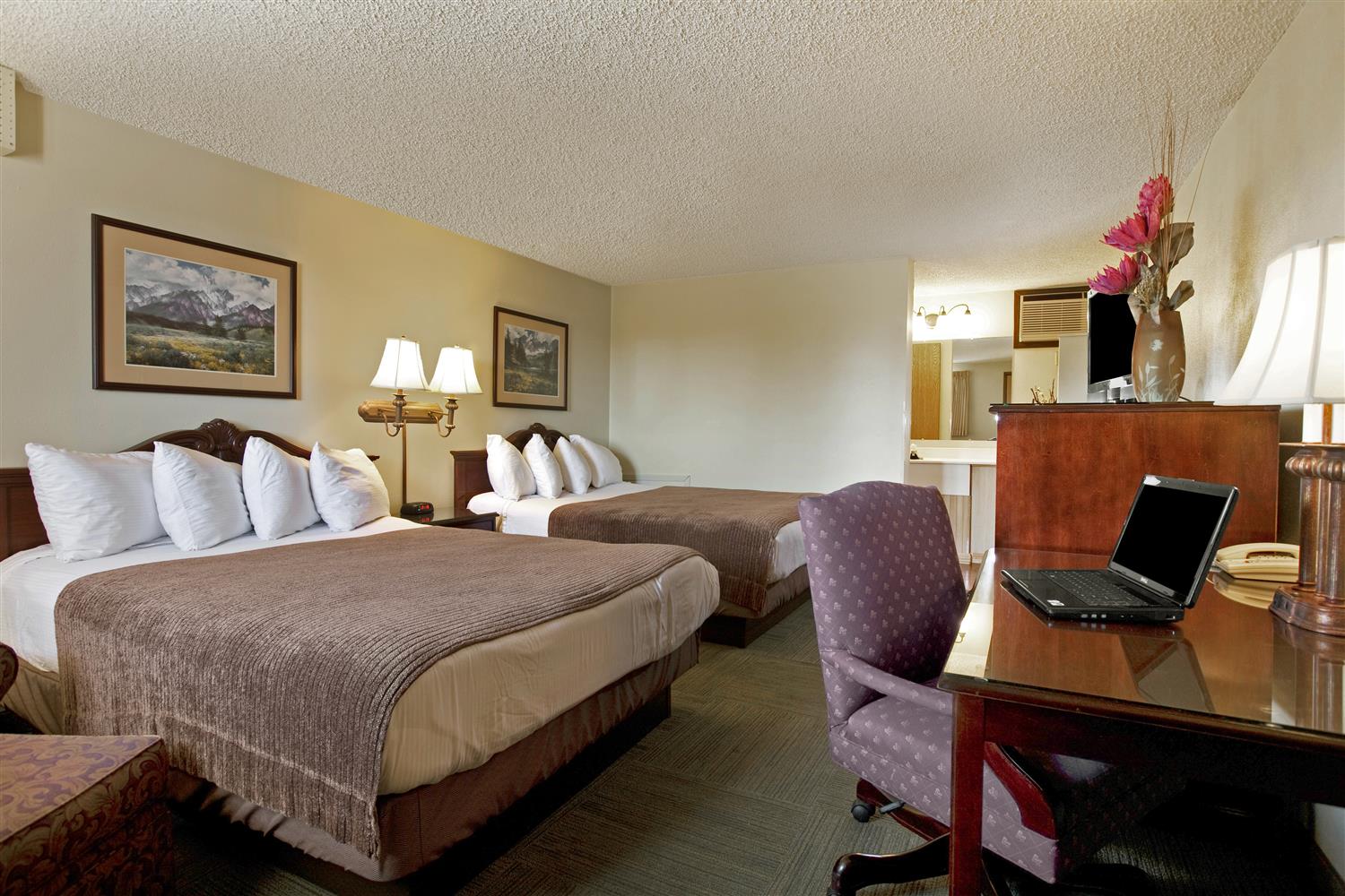 Best Western Torchlite Motor Inn Wheatland - I-25, Exit 80, WY - See ...