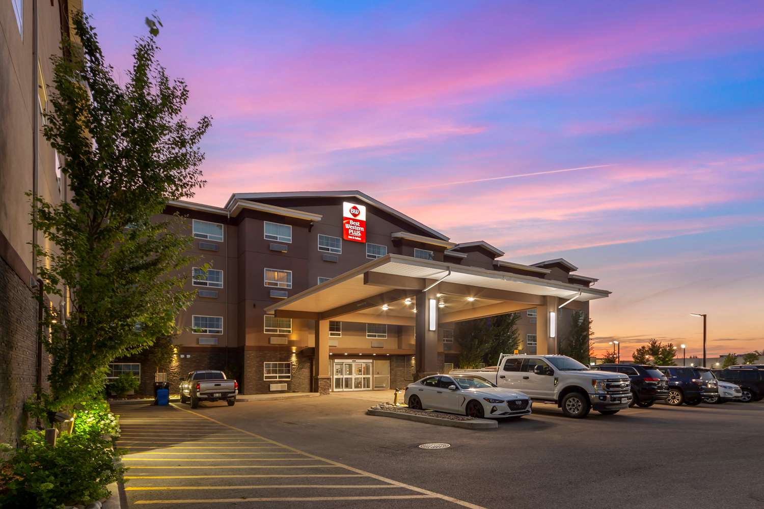 Best Western Plus Fort Saskatchewan Inn & Suites, AB - See Discounts