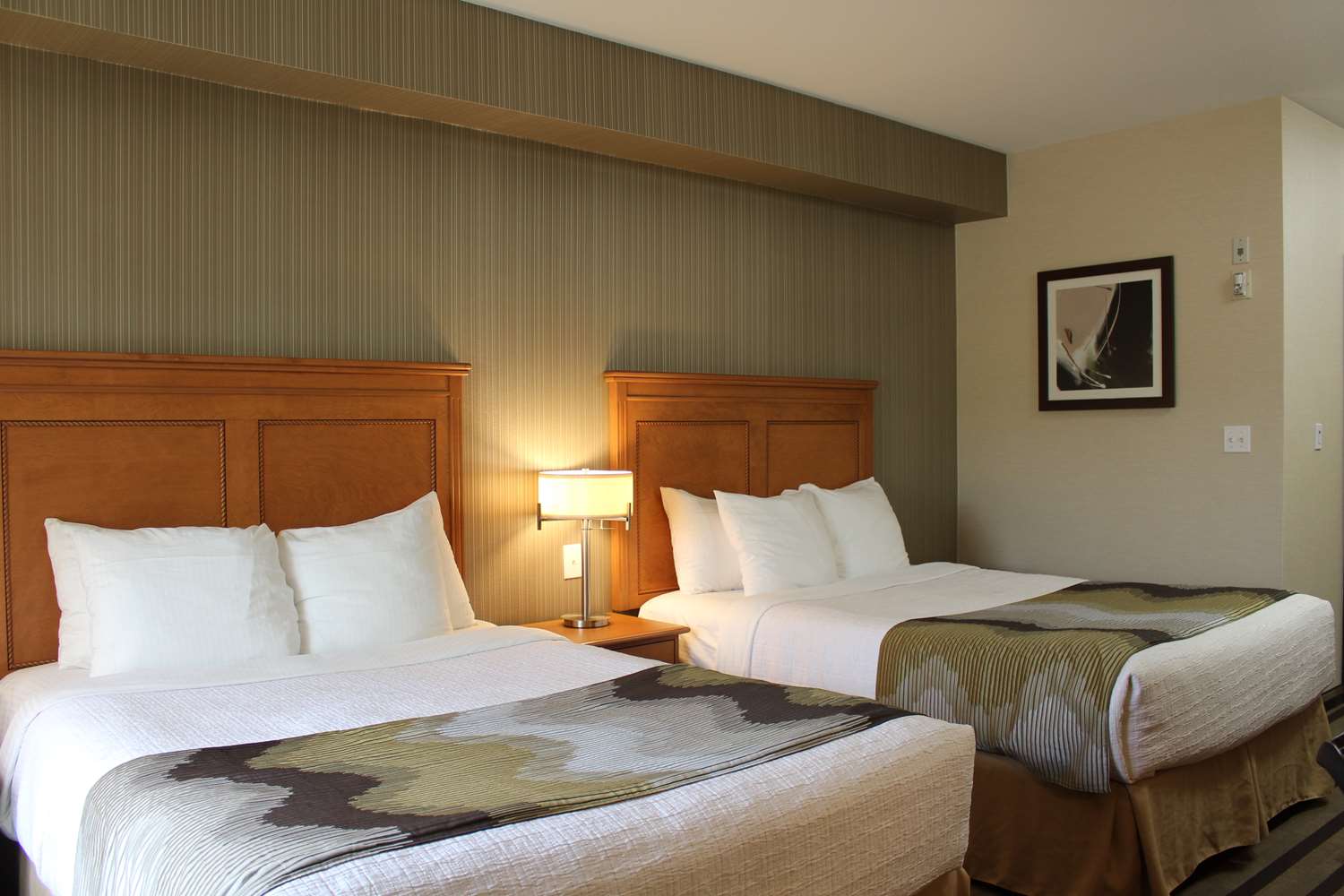 Best Western King George Inn & Suites Surrey, BC - See Discounts
