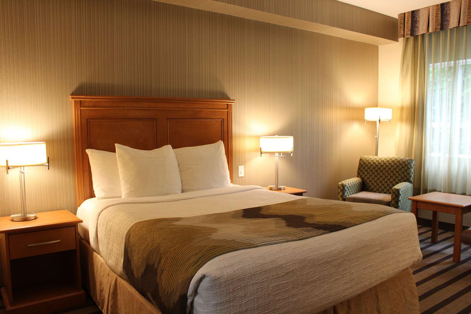 Best Western King George Inn & Suites Surrey, BC - See Discounts