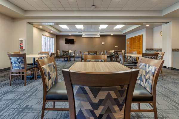 Best Western Plus Pembina Inn & Suites in Winnipeg - Trip Canvas