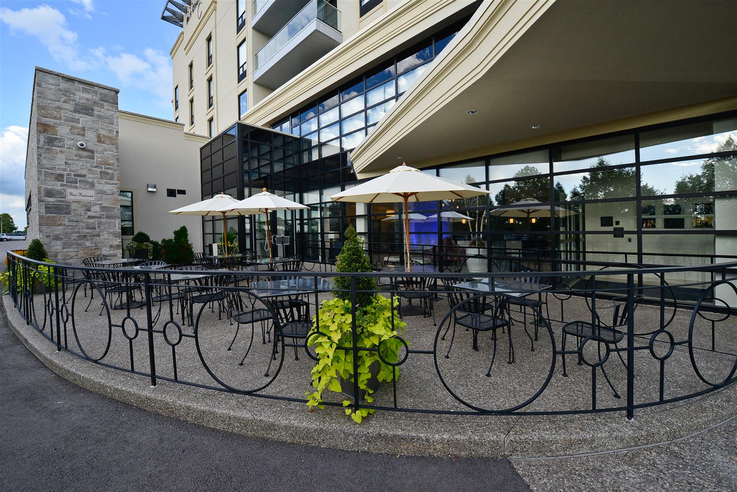 Best Western Premier C Hotel by Carmen's Hamilton, ON - See Discounts