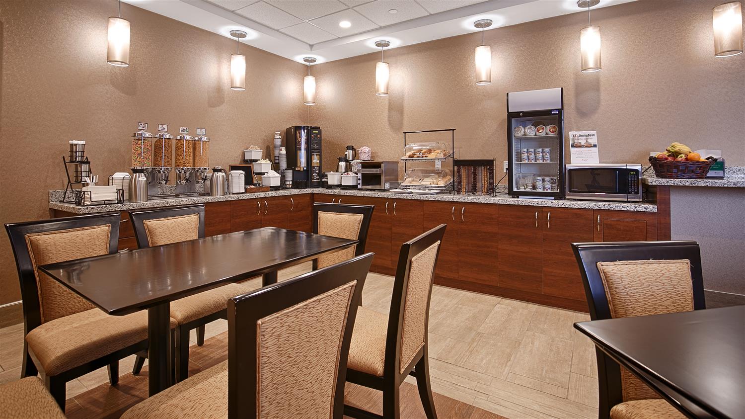 Best Western Plus Fergus Hotel, ON - See Discounts