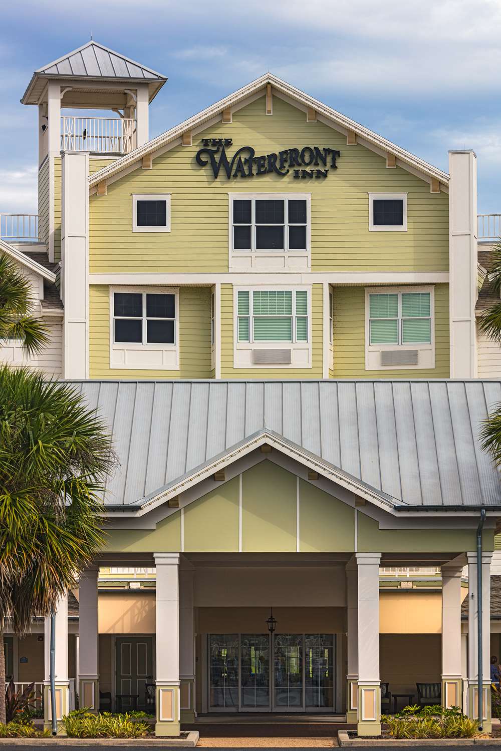 Waterfront Inn The Villages, FL - See Discounts