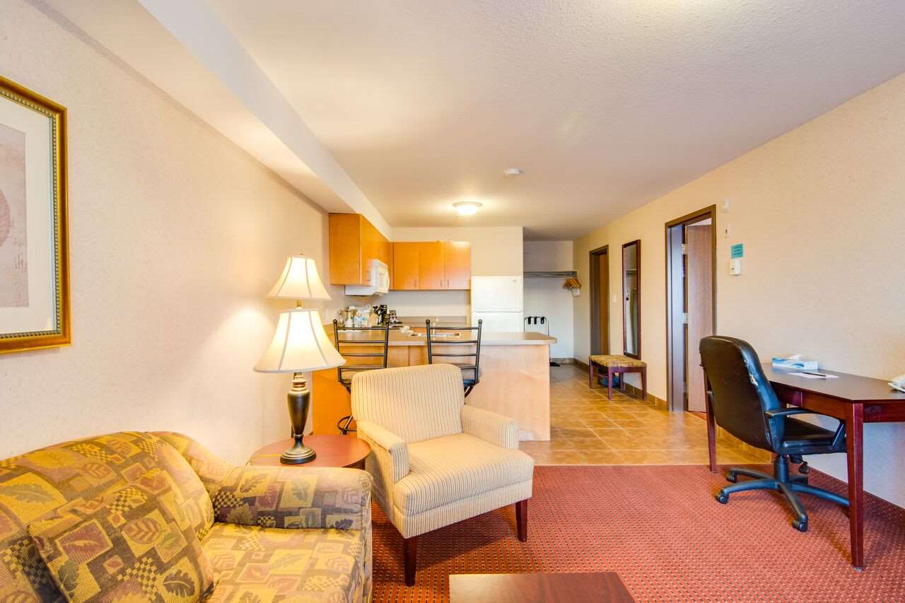 Peavine Inn & Suites High Prairie, AB - See Discounts