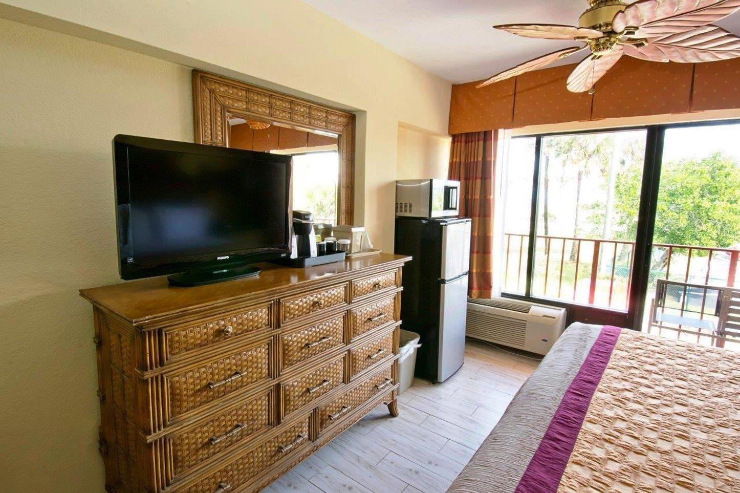 Royal Inn Beach Hotel Hutchinson Island, FL - See Discounts