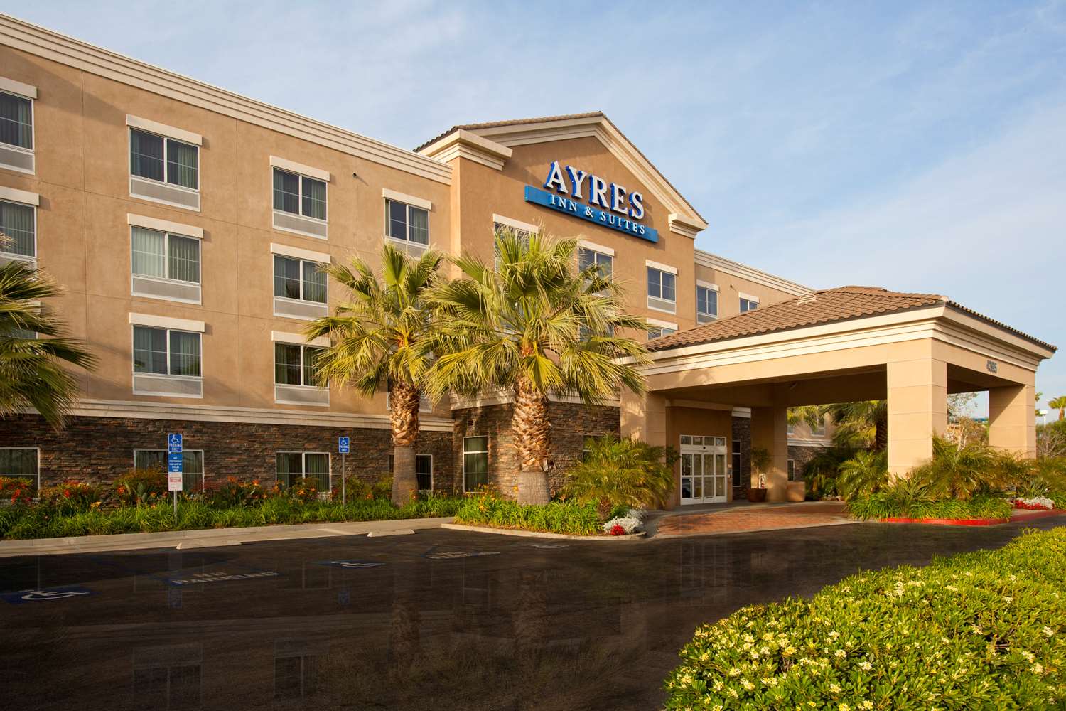 Ayres Hotel & Spa Ontario Mills Mall Ontario, CA - See Discounts