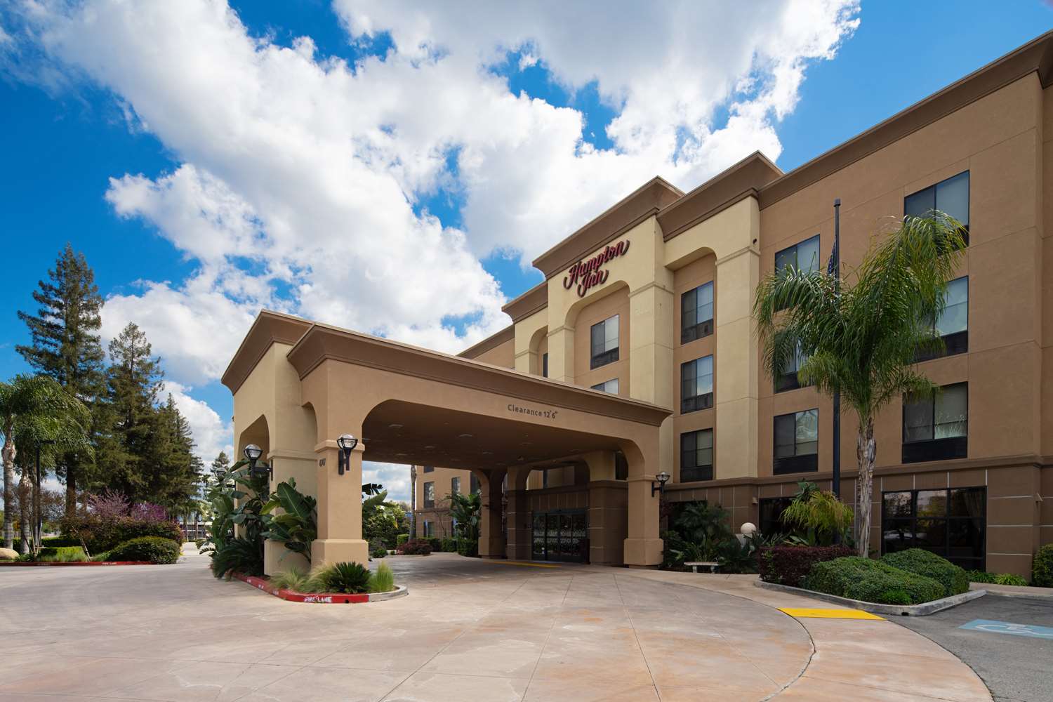 Hampton Inn Visalia, CA - See Discounts