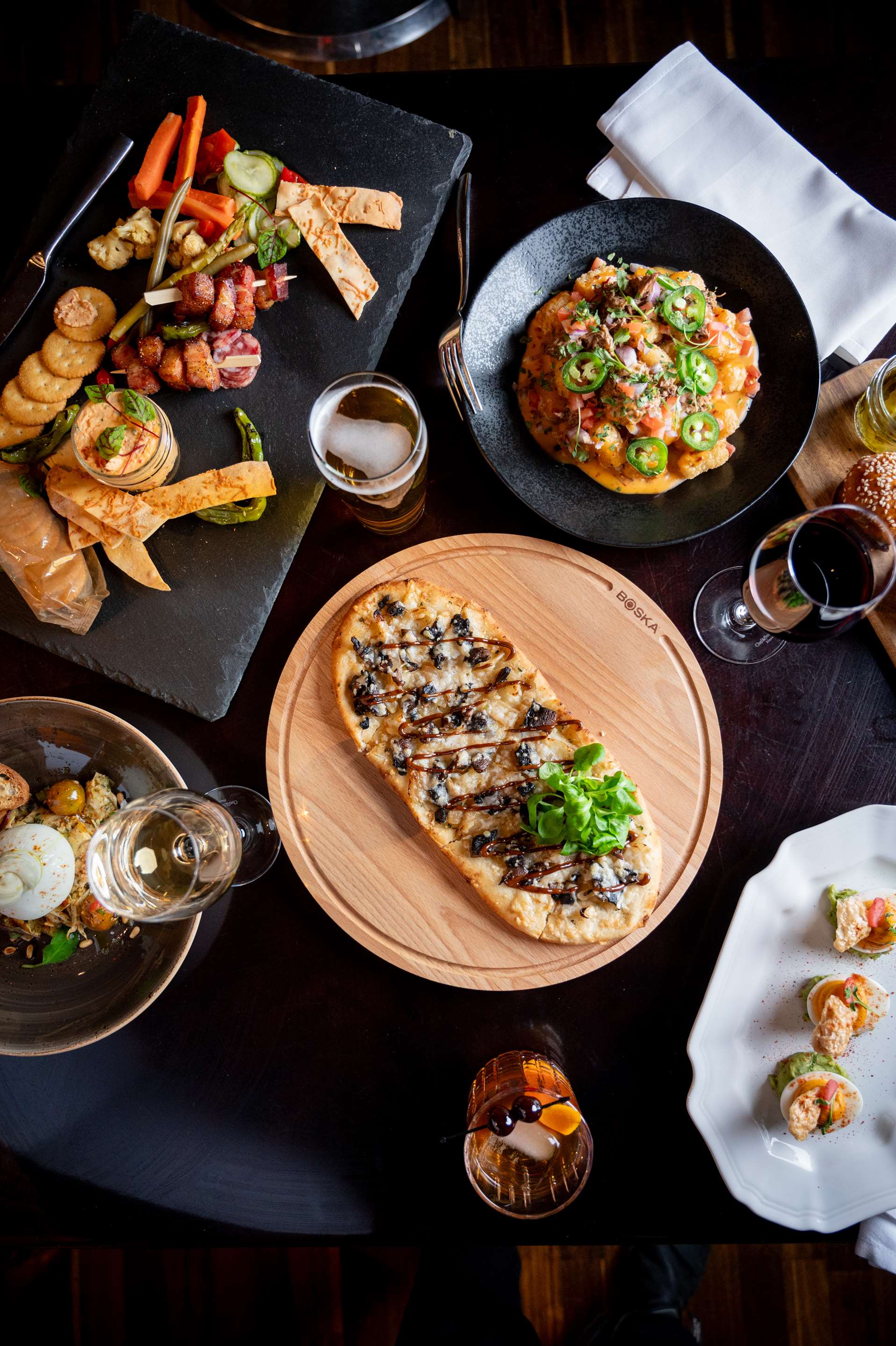 Suites At Palmer House a Hilton Hotel | Suiteness — Stay connected