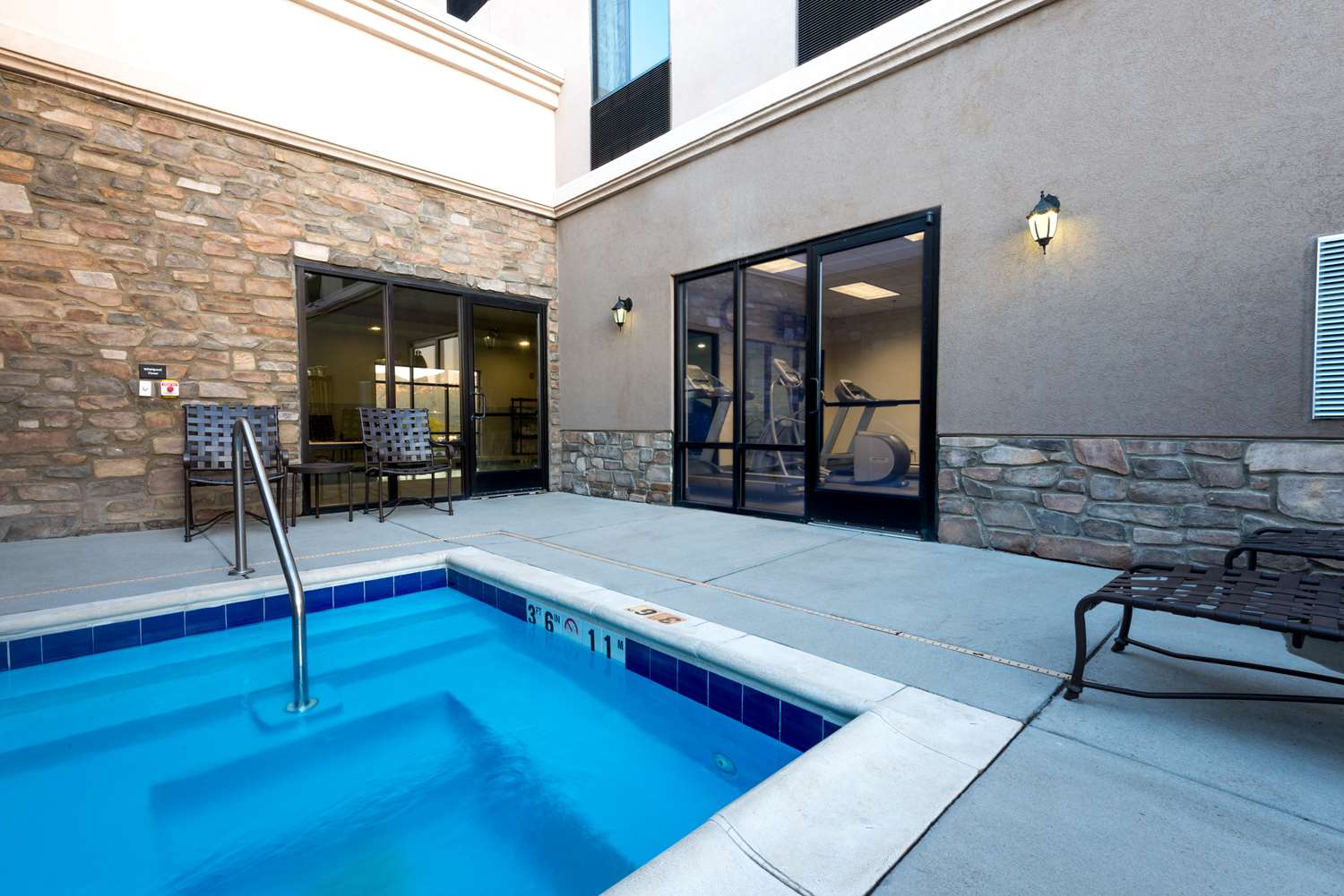 Hampton Inn & Suites Interquest Colorado Springs - I-25, Exit 153, CO ...