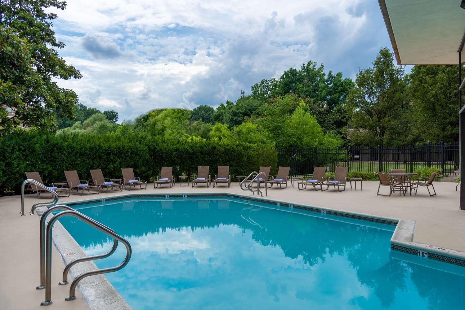 Hilton Mark Center Hotel Alexandria - I-395, Exit 4, VA - See Discounts