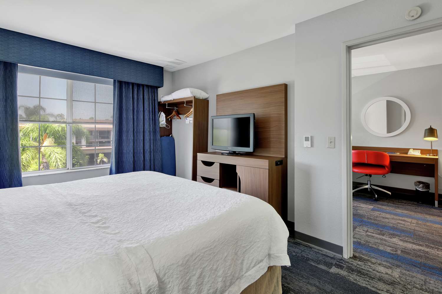 Hampton Inn & Suites Santa Ana, CA - See Discounts