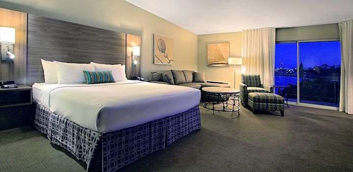 Executive Inn & Suites Oakland, CA - See Discounts