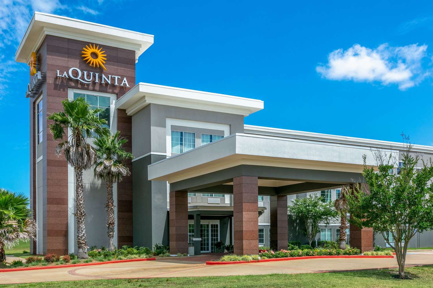 La Quinta Inn & Suites Jacksonville, TX - See Discounts