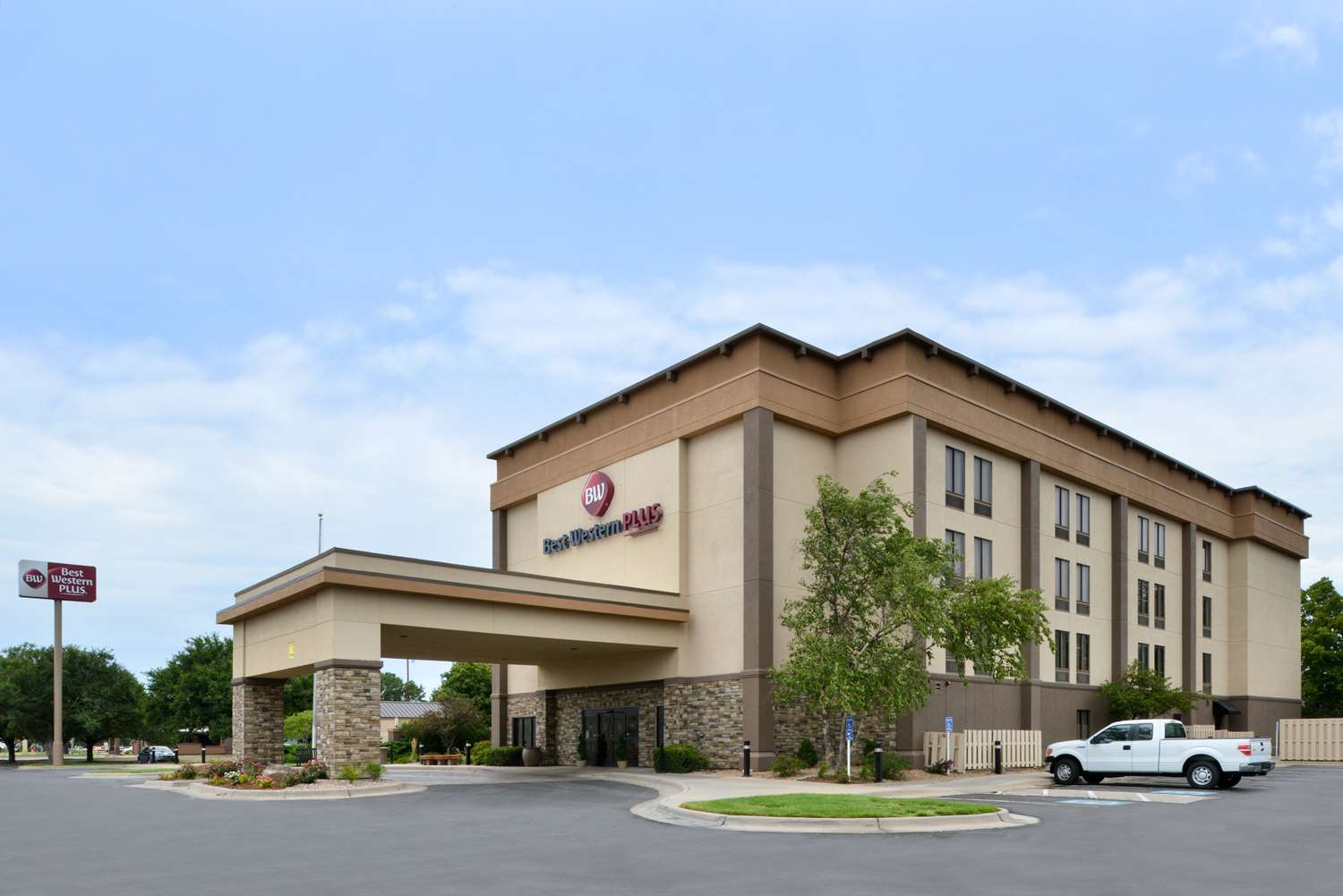 Best Western Plus Wichita West Airport Inn, KS - See Discounts
