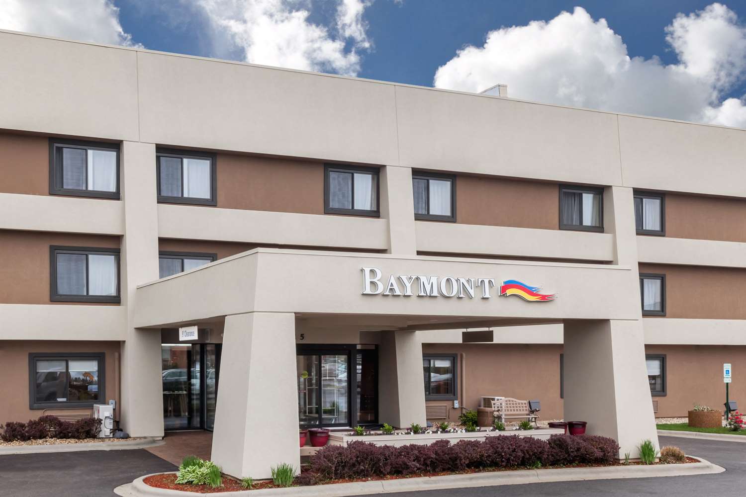 Baymont Inn & Suites Glenview, IL - See Discounts