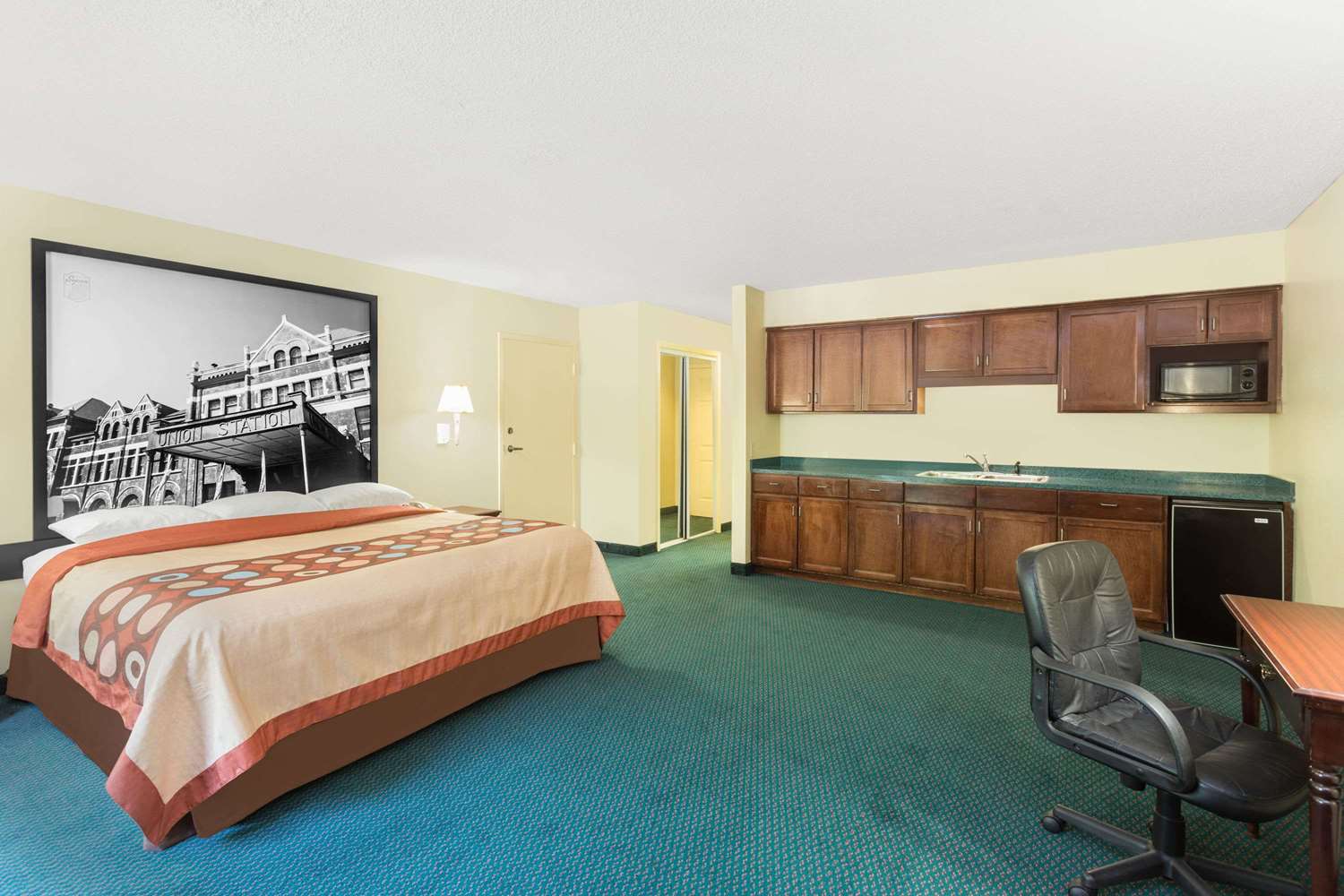 Super 8 Hotel I-65 Montgomery, AL - See Discounts