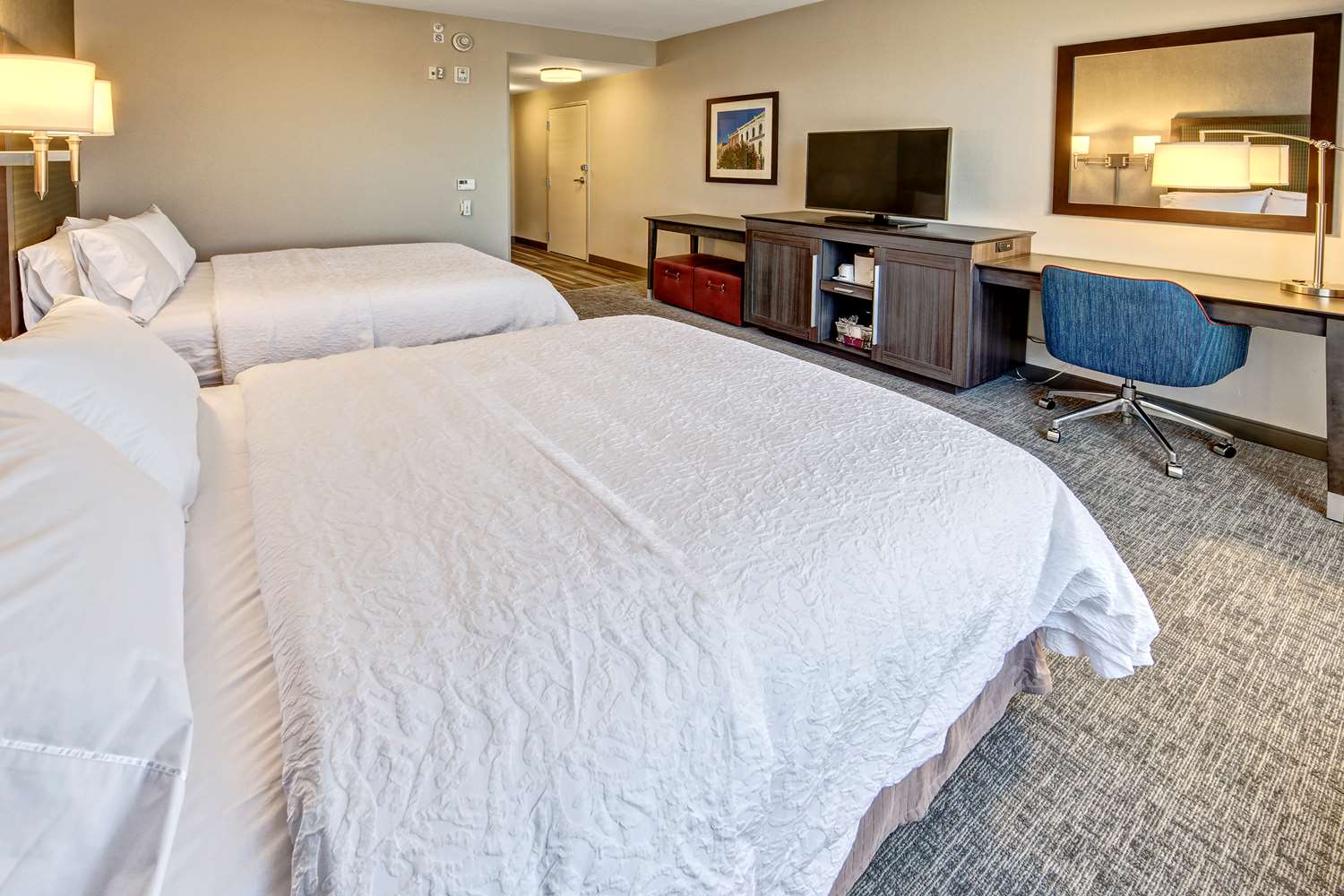 Hampton Inn & Suites Berry Farms Franklin, TN - See Discounts