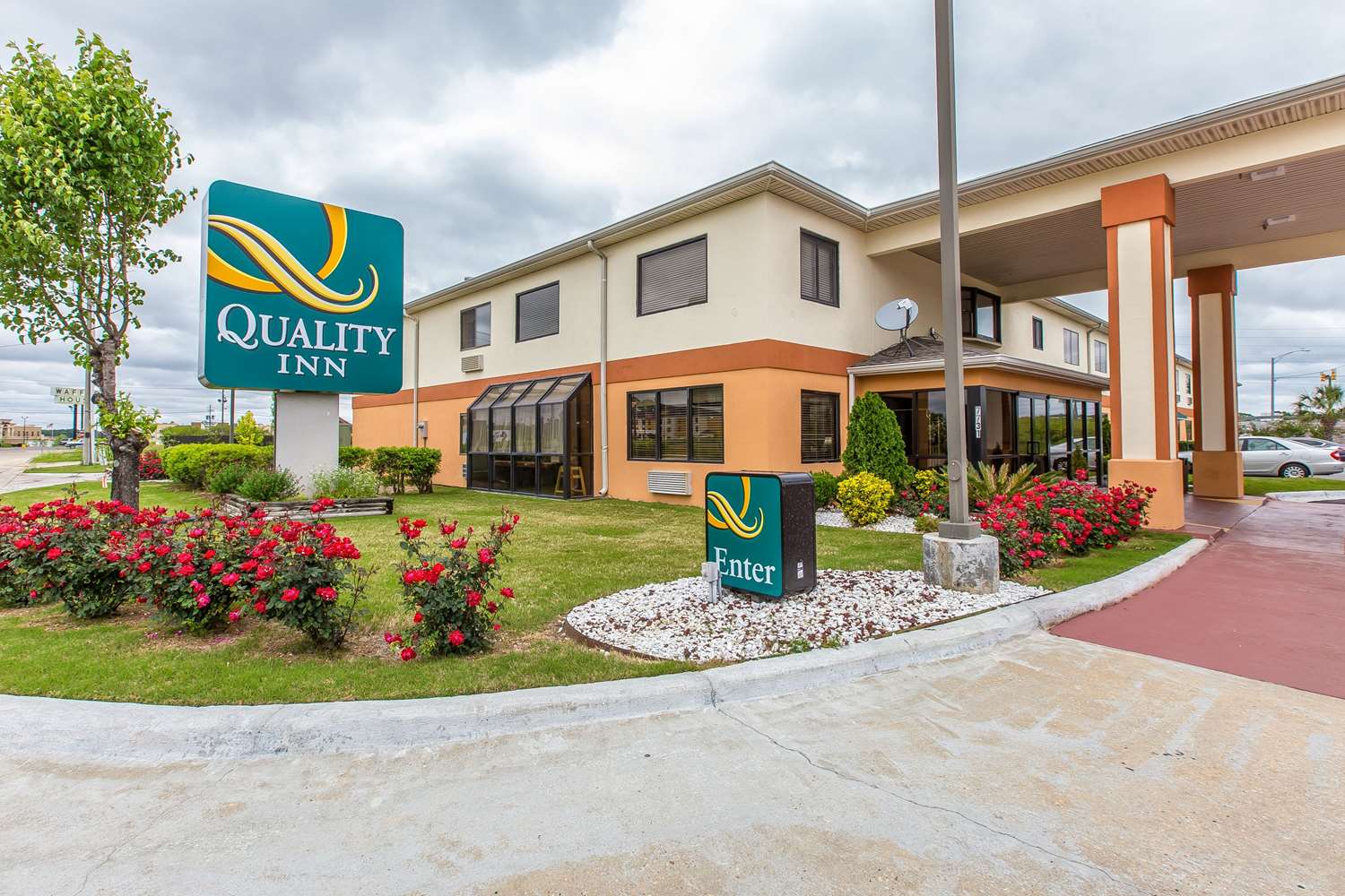 Quality Inn South Montgomery, AL - See Discounts