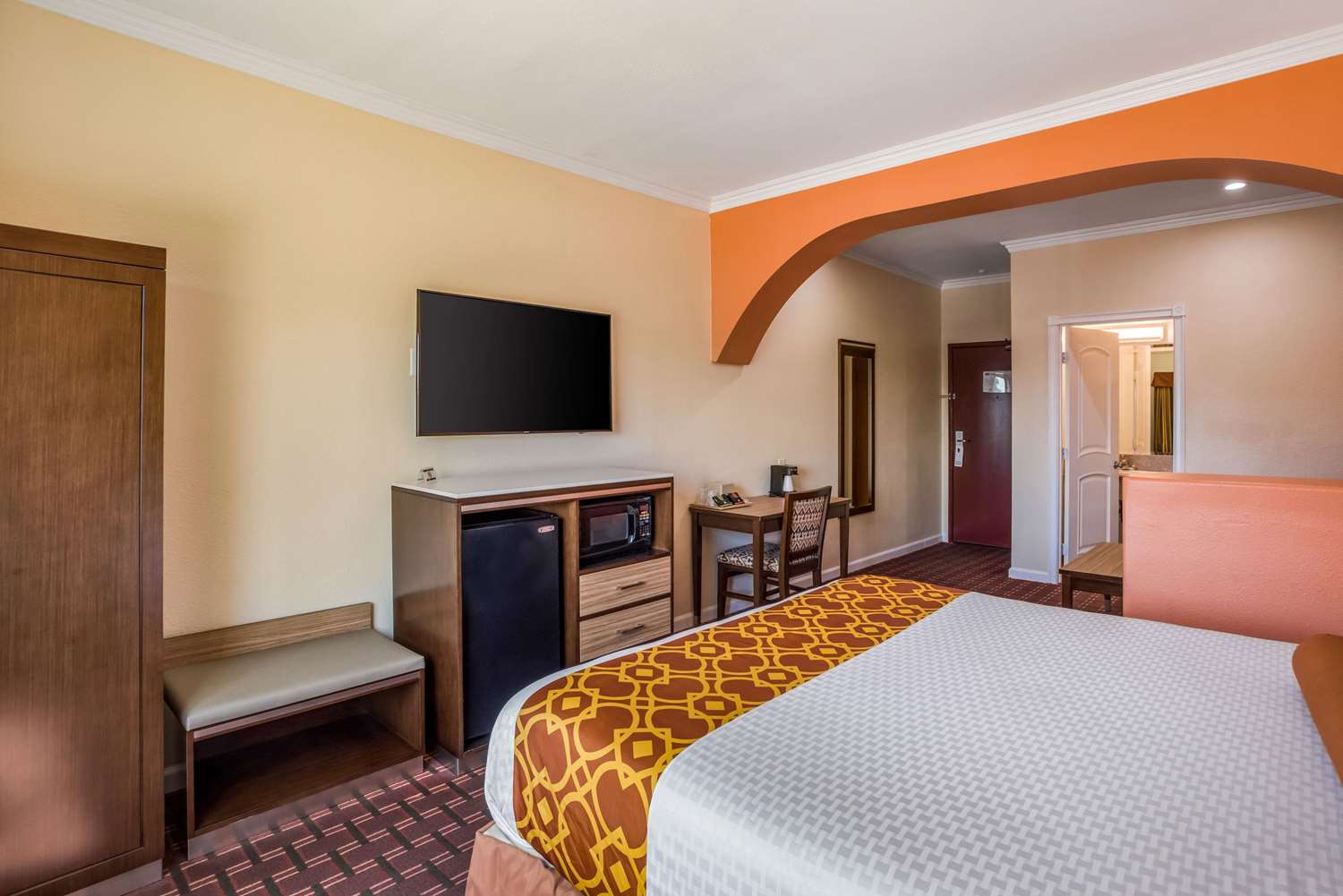Rodeway Inn & Suites Pasadena, CA - See Discounts
