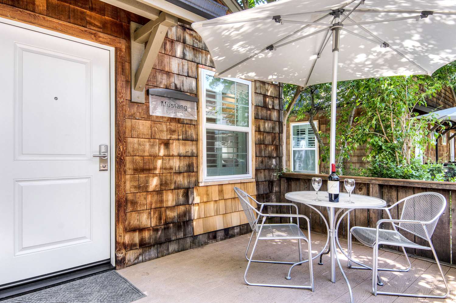 Aggie Inn Davis - I-80, Exit 72, CA - See Discounts