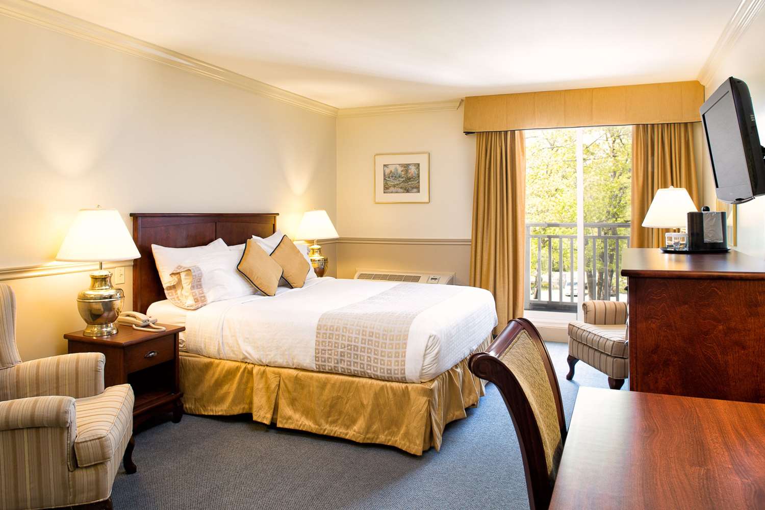 Inn on the Lake Fall River, NS - See Discounts