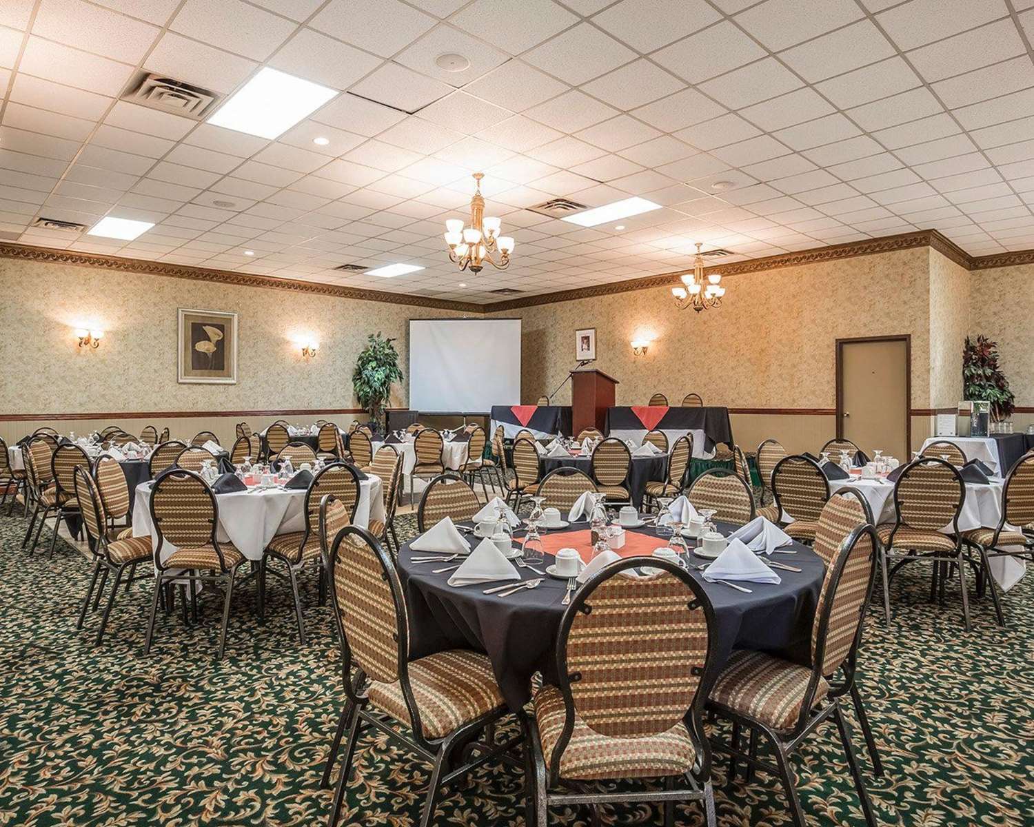 Quality Inn North Hill Red Deer, AB - See Discounts