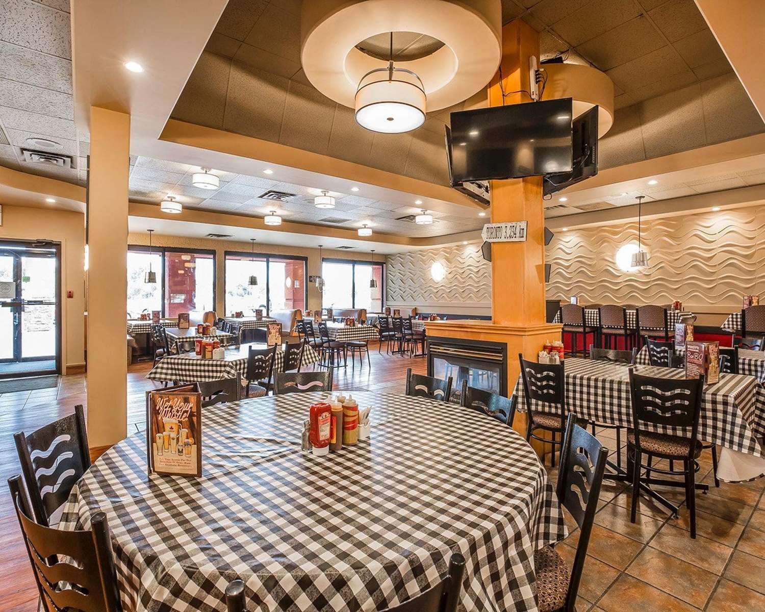 Quality Inn North Hill Red Deer, AB - See Discounts