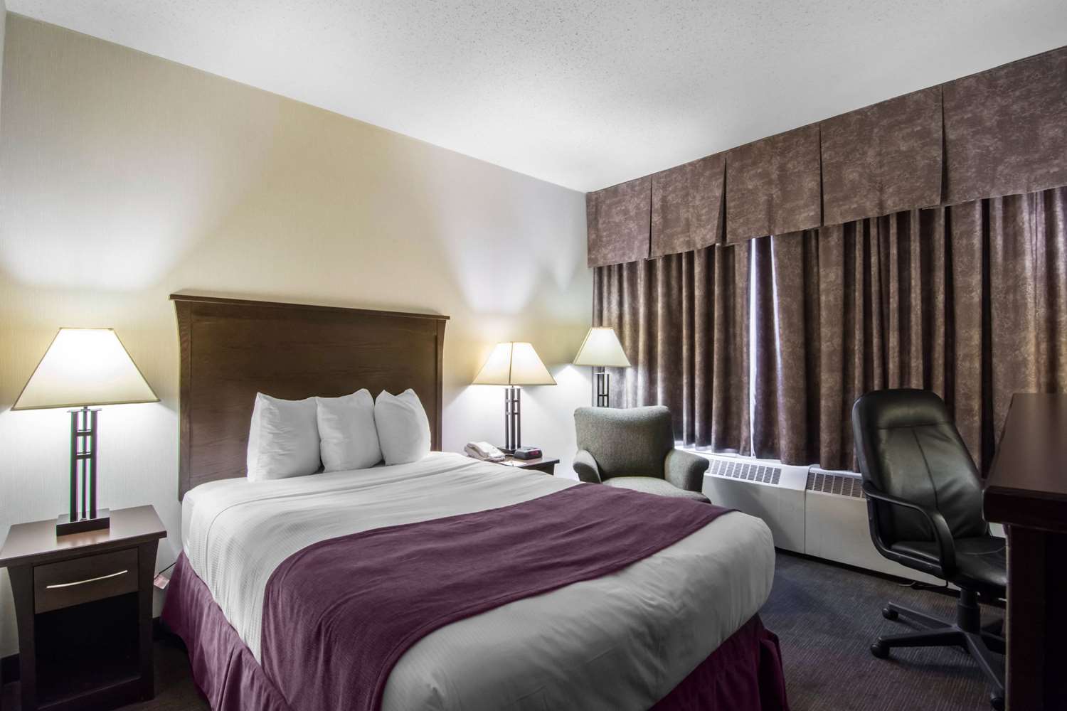 Quality Inn & Suites Yellowknife, NT - See Discounts