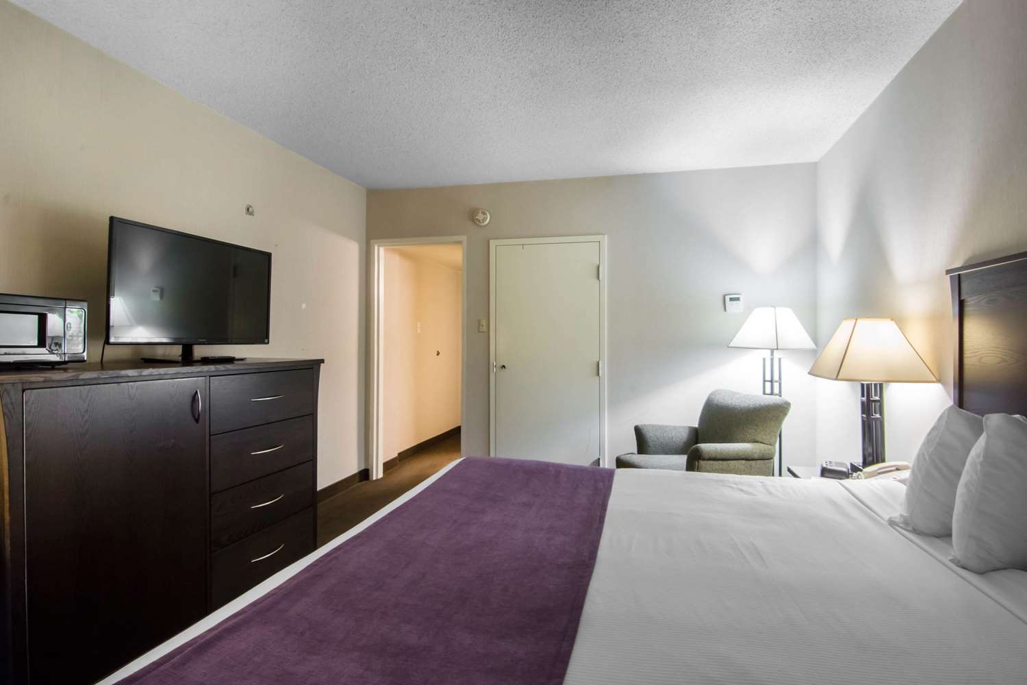 Quality Inn & Suites Yellowknife, NT - See Discounts