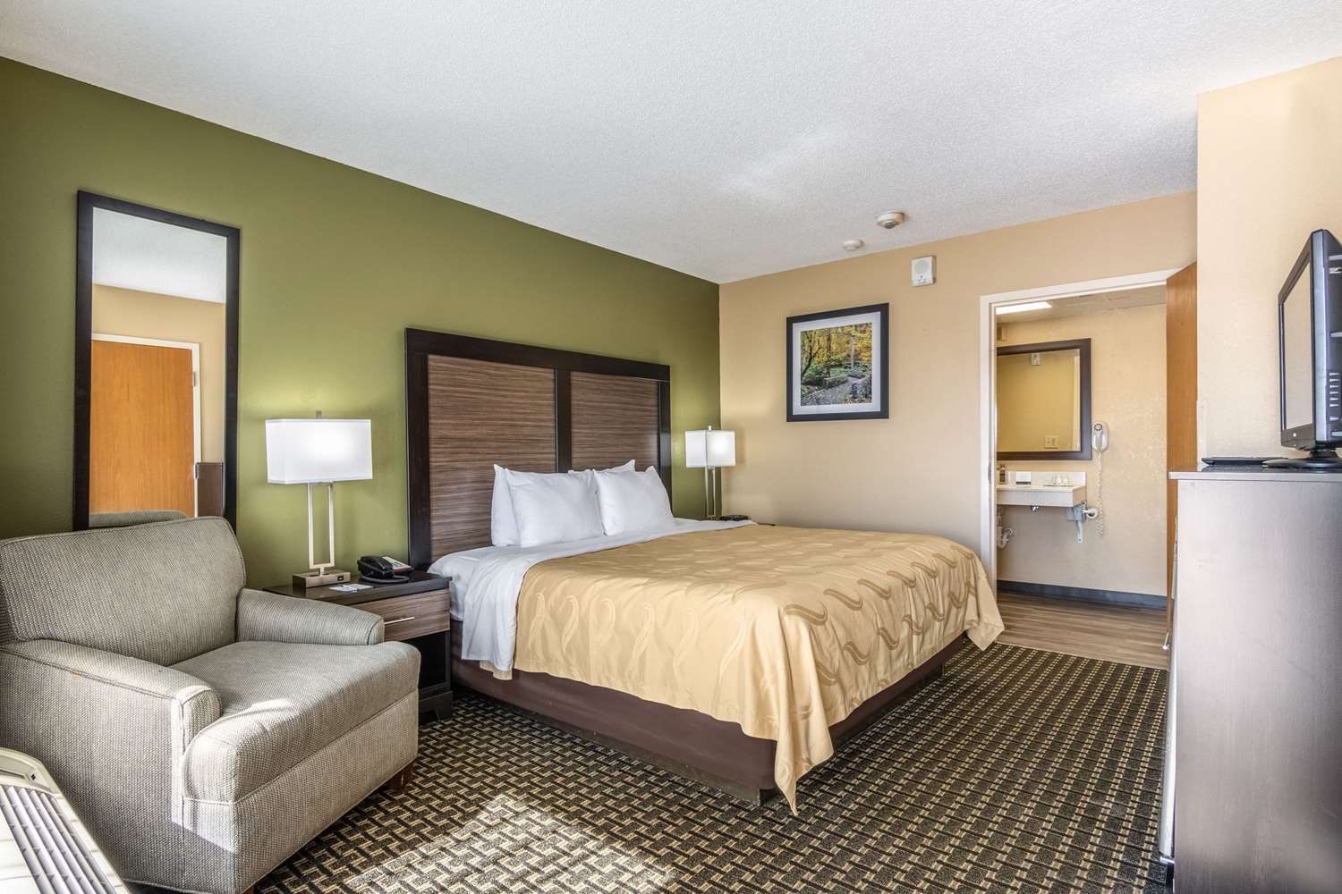 Quality Inn Perry - I-75, Exit 136, GA - See Discounts