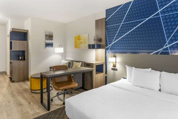 Comfort Suites in Elgin - Trip Canvas