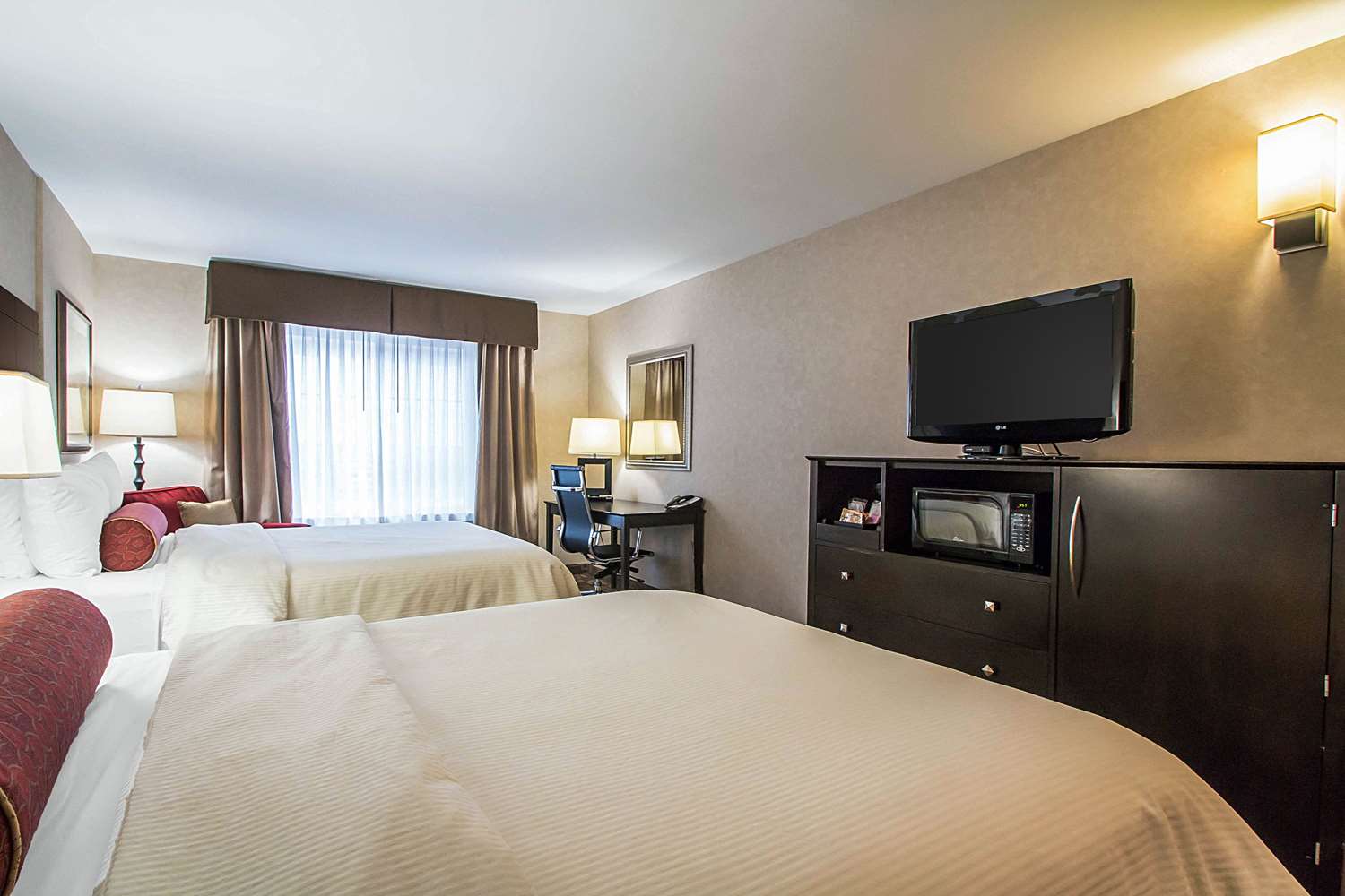 Clarion Inn Elmhurst, IL - See Discounts