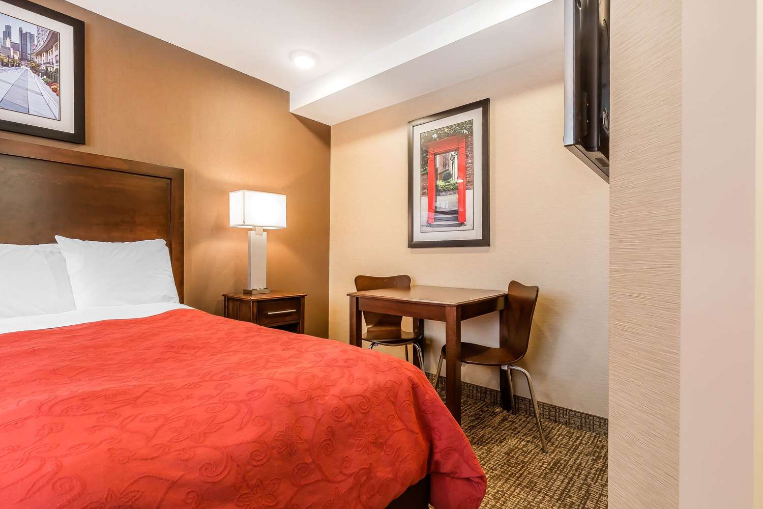 Rodeway Inn Wrigley Field Chicago, IL - See Discounts