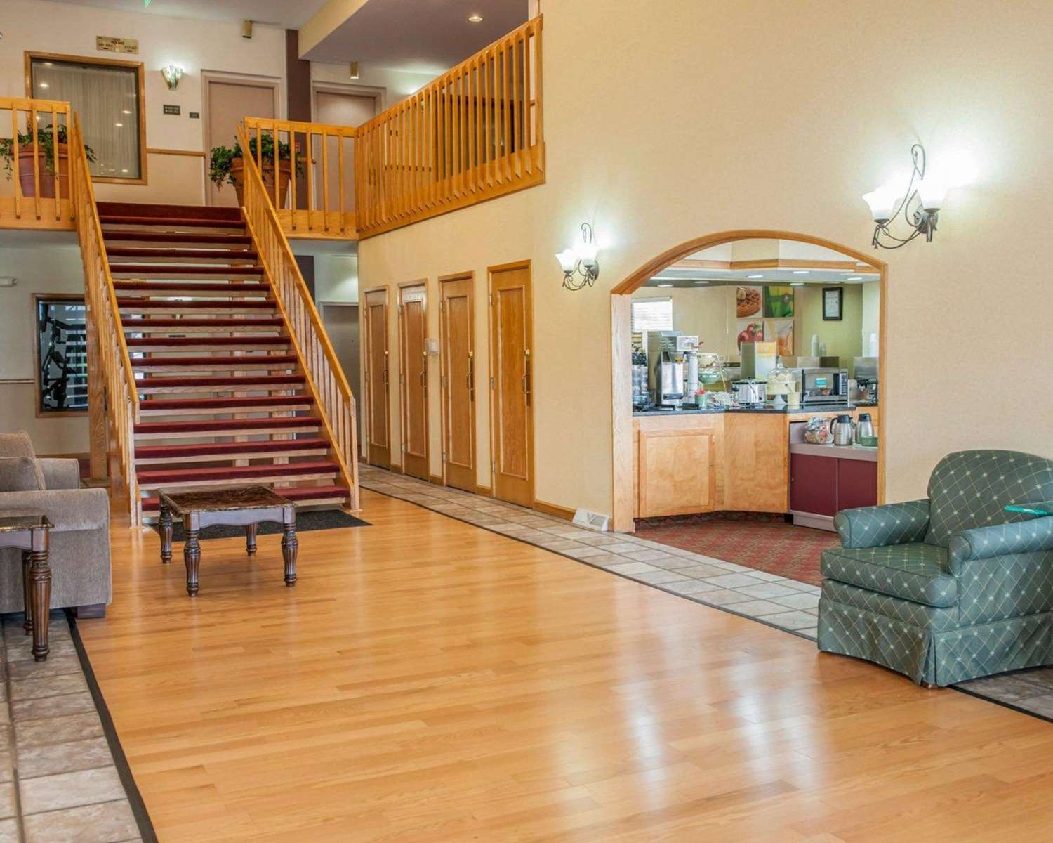 Quality Inn & Suites Speedway Indianapolis, IN - See Discounts