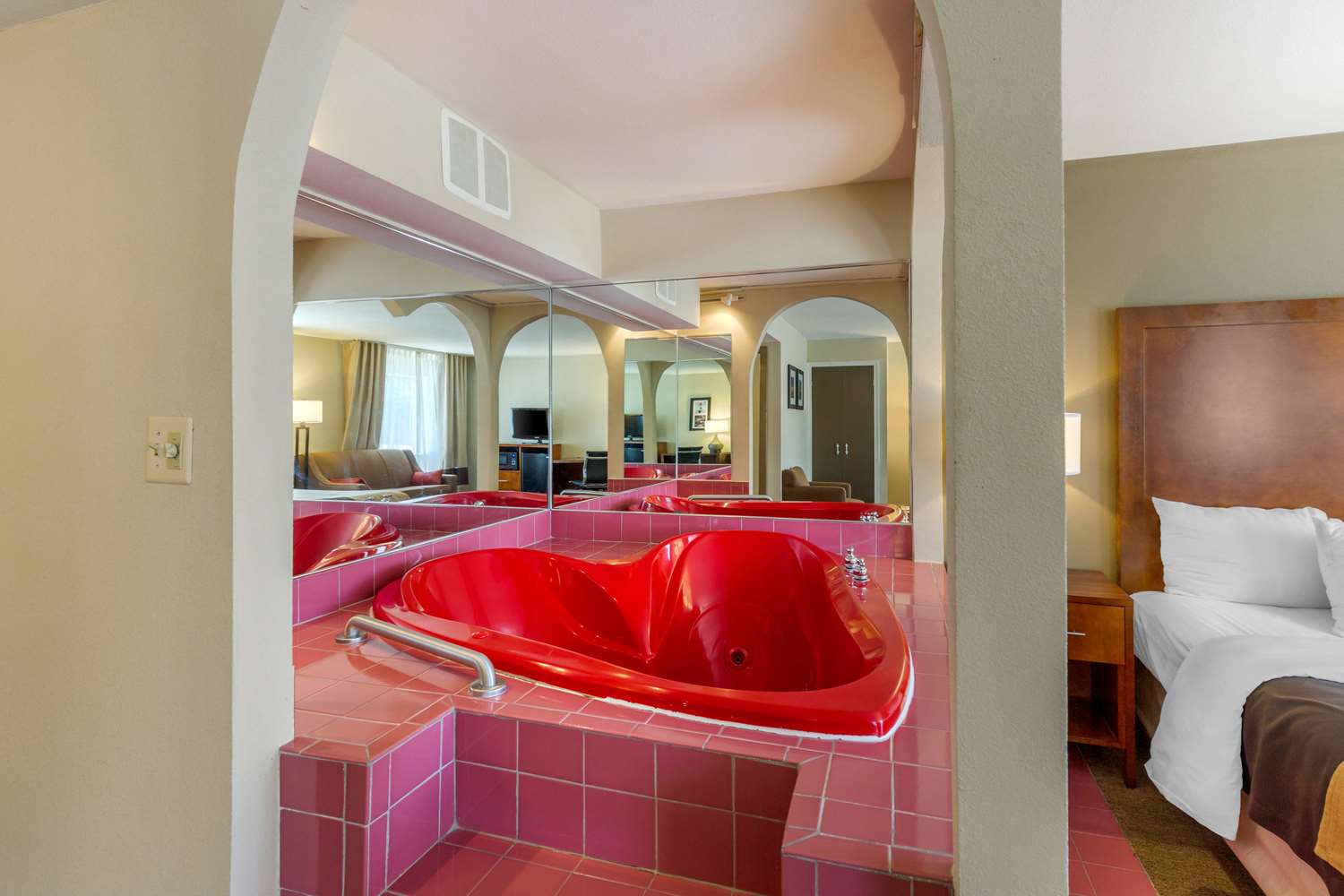 Comfort Inn Red Horse Frederick, MD - See Discounts