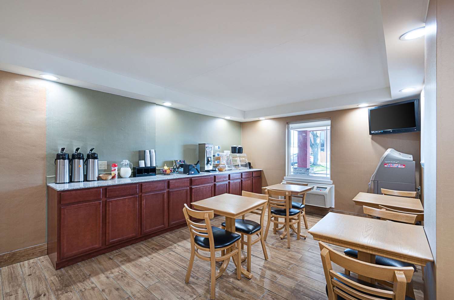 Quality Inn Pimlico Baltimore, MD - See Discounts